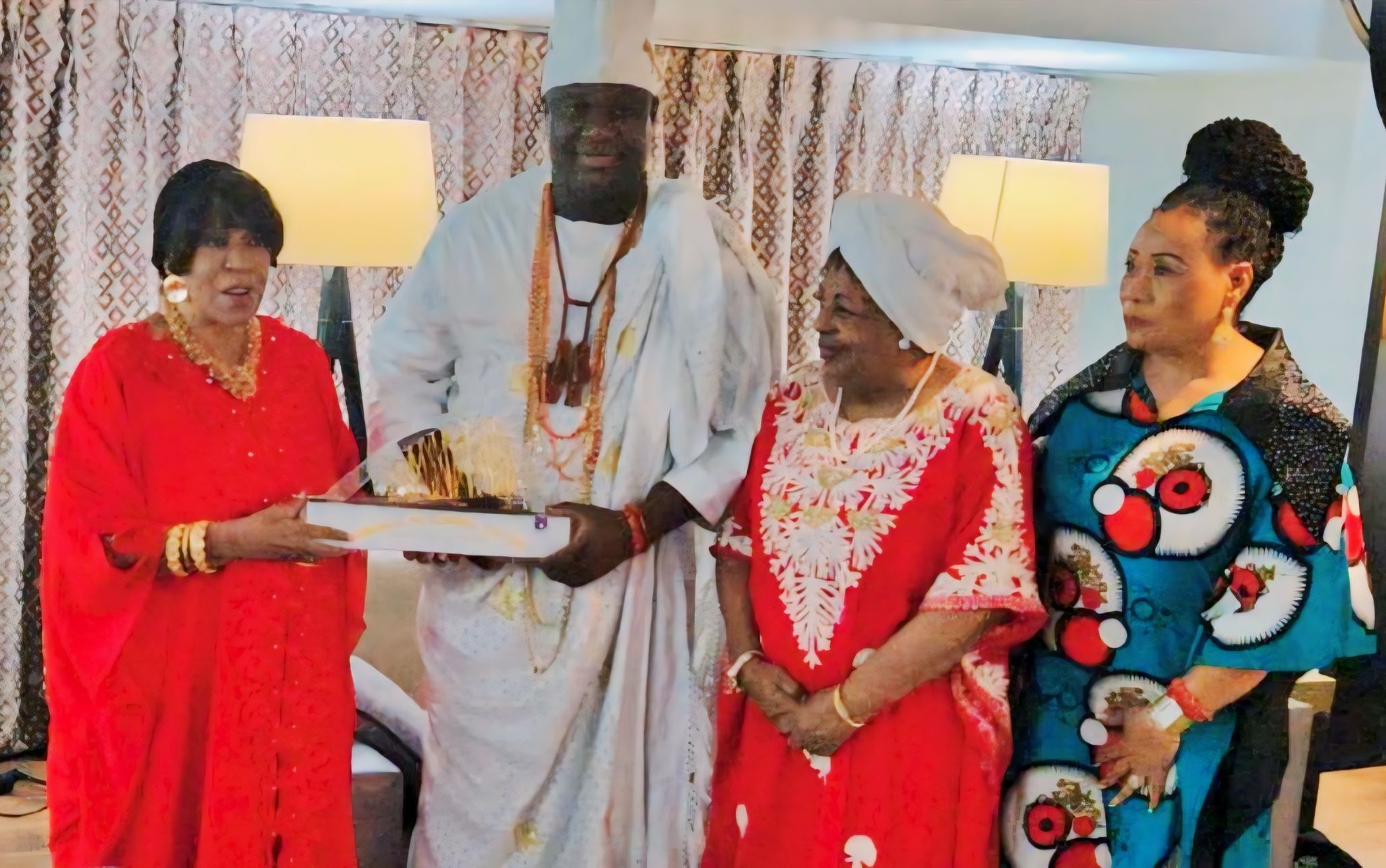 His Majesty the King of Ile Ife receives the bridge-builders Award